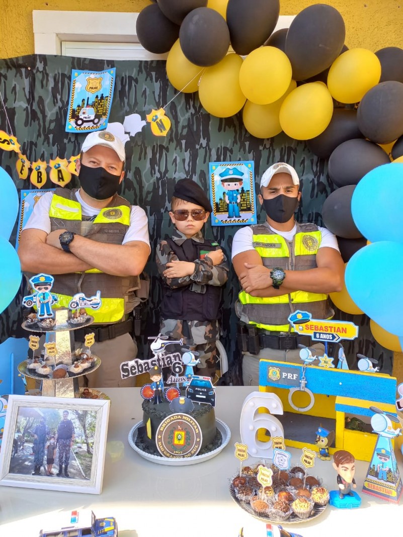 Bm De Parobé Realiza Sonho De Menino Ao Chegar Na Festa De Aniversário Brigada Militar
