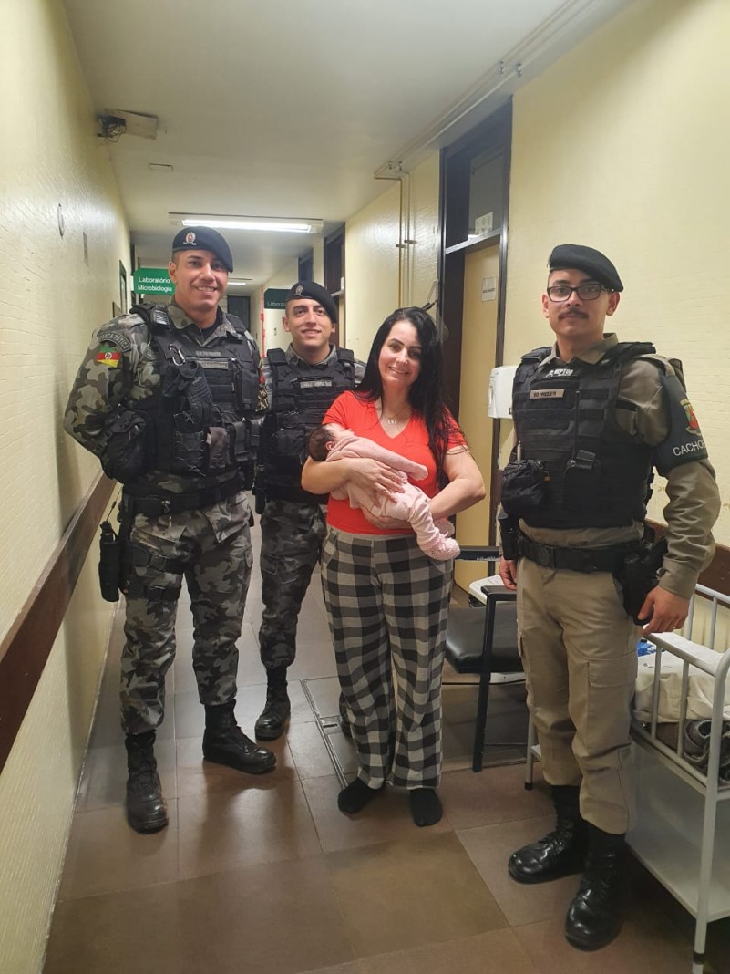 Brigada Militar de Cachoeirinha salva recém-nascida que estava ... Brigada Militar de Cachoeirinha salva recém-nascida que estava ...